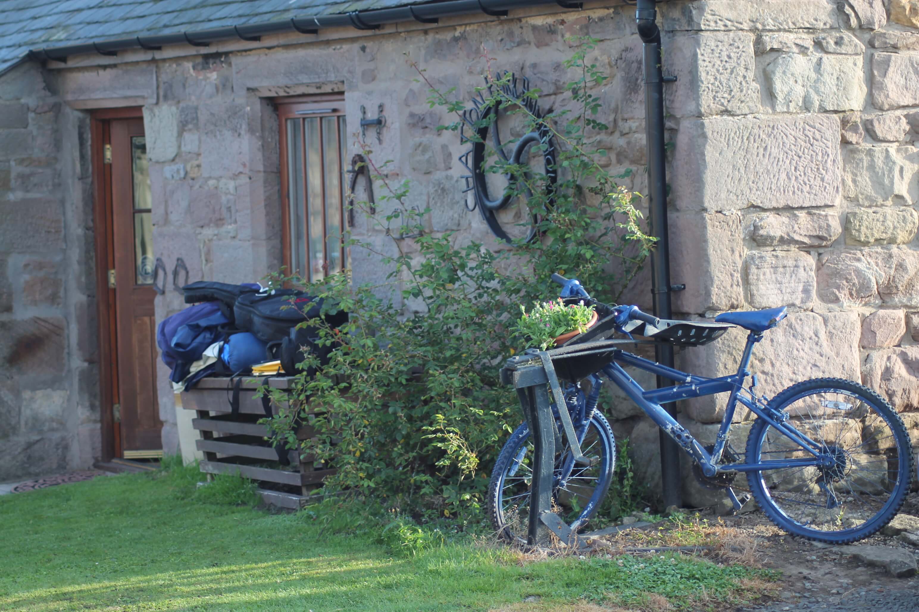 The Sandstone Way mountain biking route - Independent Hostels