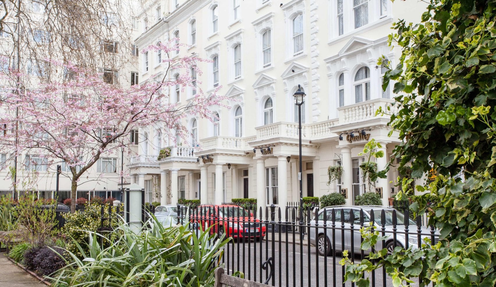 Stay in an iconic central London square from just £20 pppn ...