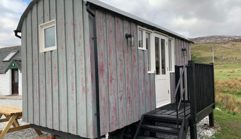 Accommodation at Inchnadamph Lodge in the dramatic Assynt mountains ...