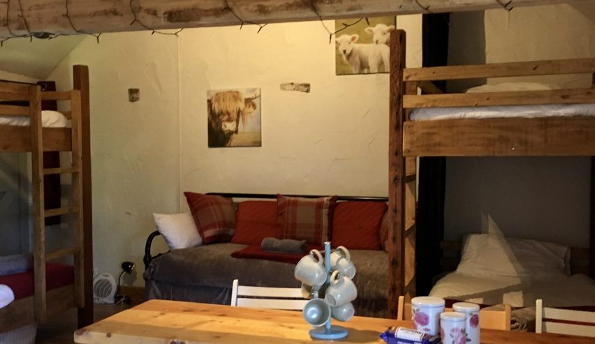 Bunk barn in the Peaks - Independent Hostels