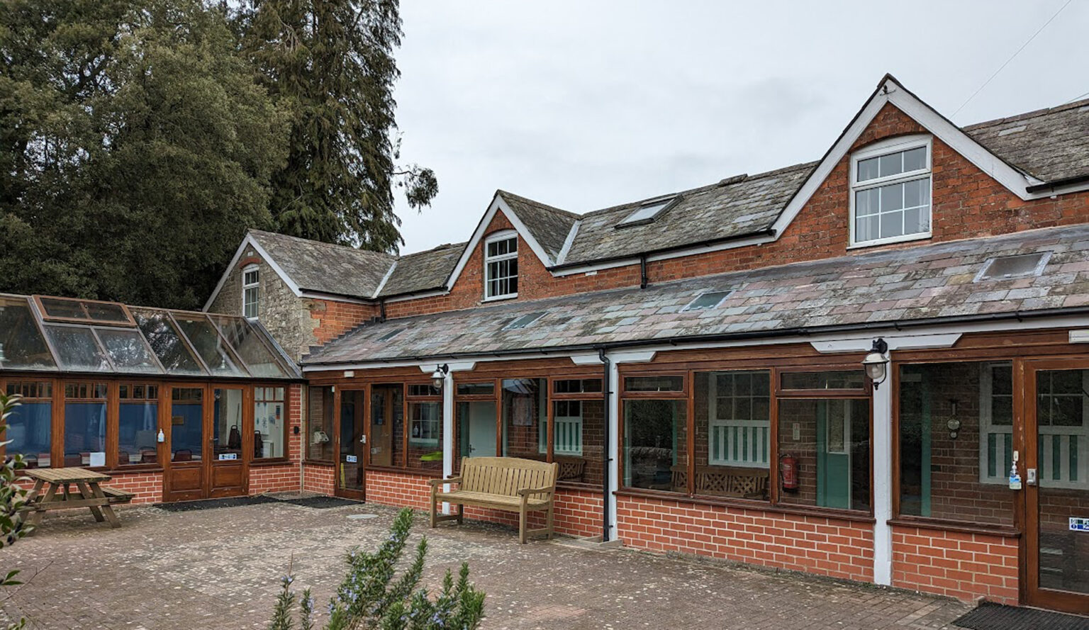 Dunfield House | Self Catering Accommodation